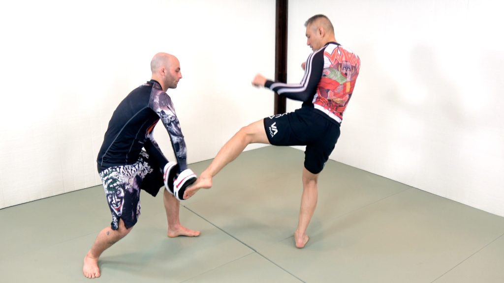 Combinations - Kicking 3 - Grapplearts