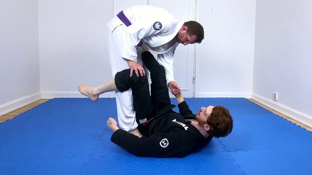A Fast and Easy de la Riva Guard Sweep - Grapplearts