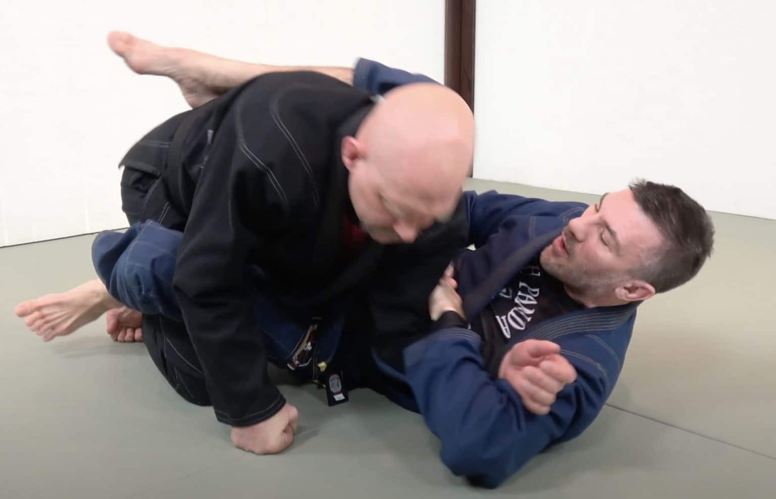 Reverse Armbar from Closed Guard - Grapplearts