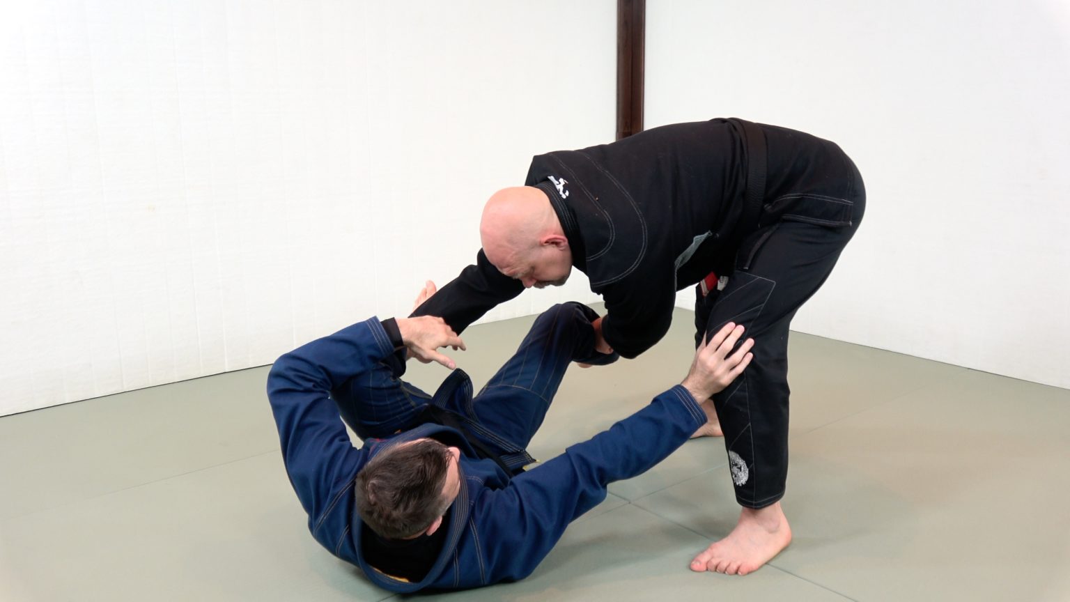Elbow-Knee Connection in BJJ, And How to Develop It. - Grapplearts