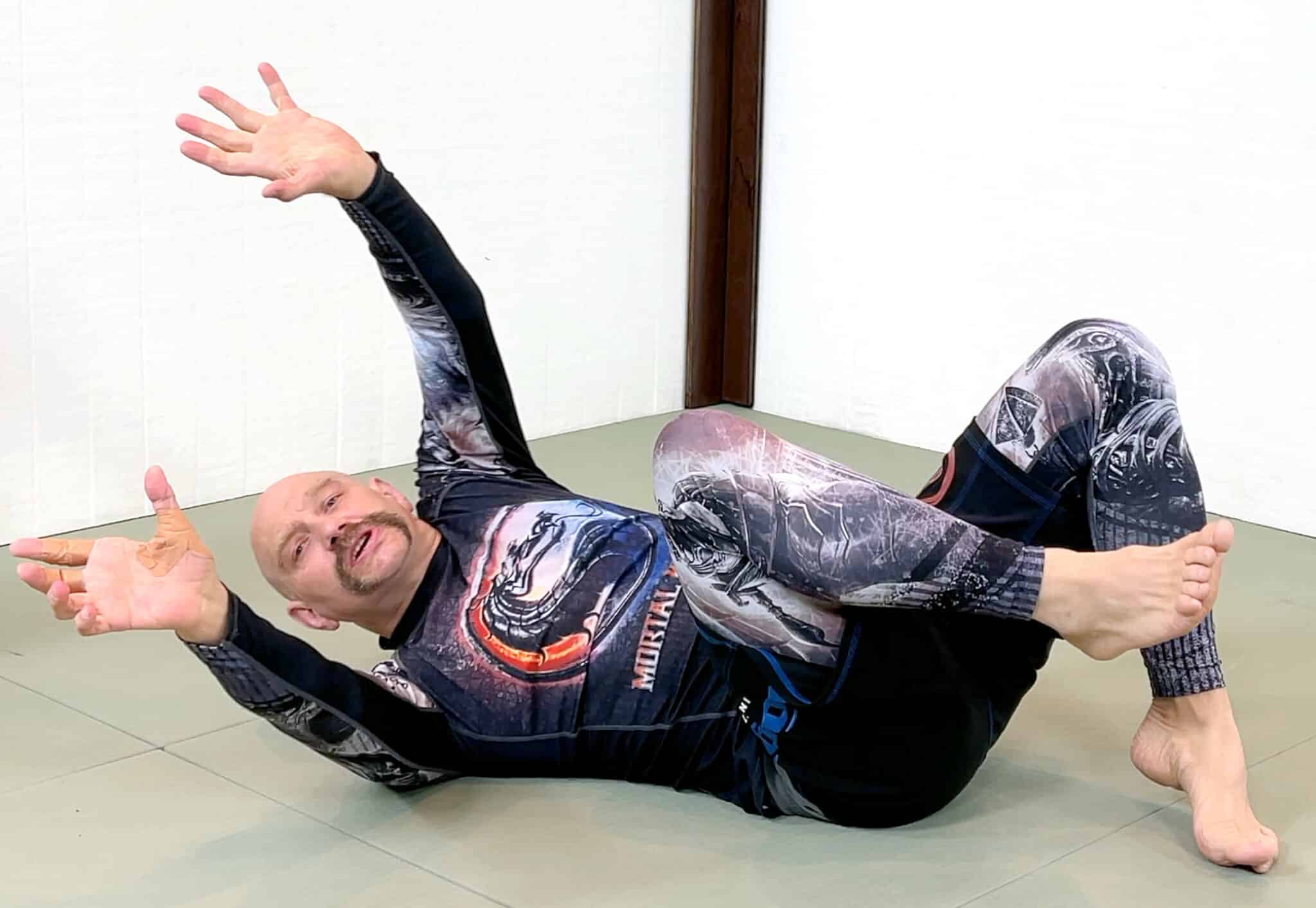 What is Elbow-Knee Connection - Grapplearts